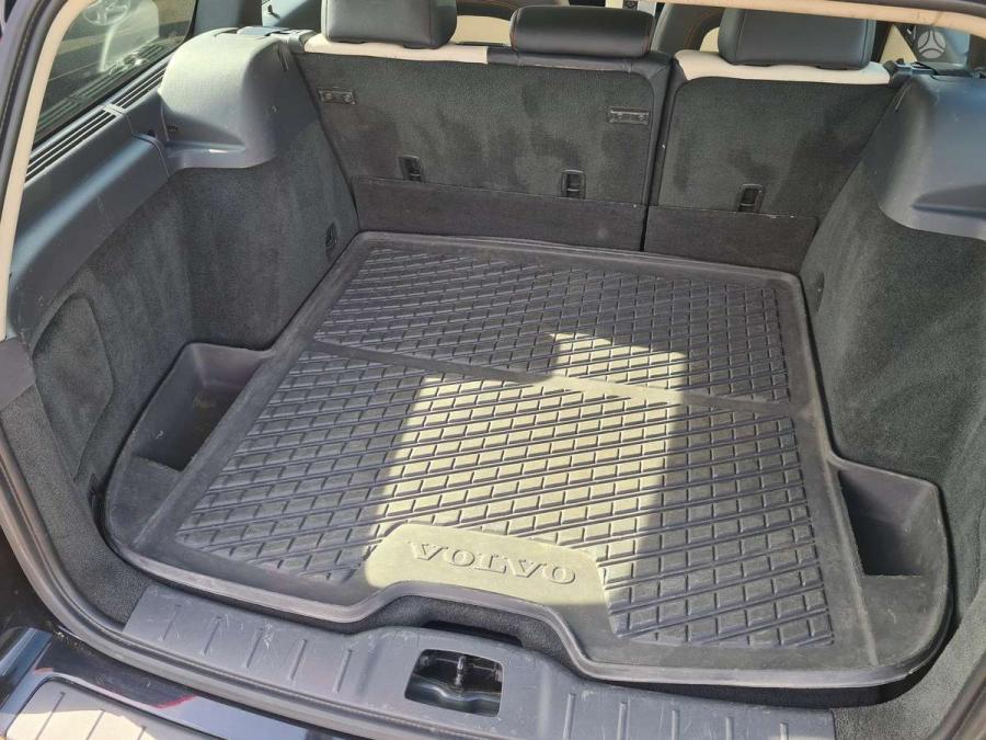 Black Volvo V50 2010 in Kaunas, with an engine capacity of 1.56 L and mileage of 238 thousand km for 3750 €, photo 18 on AUTOMOTO.COM.LV