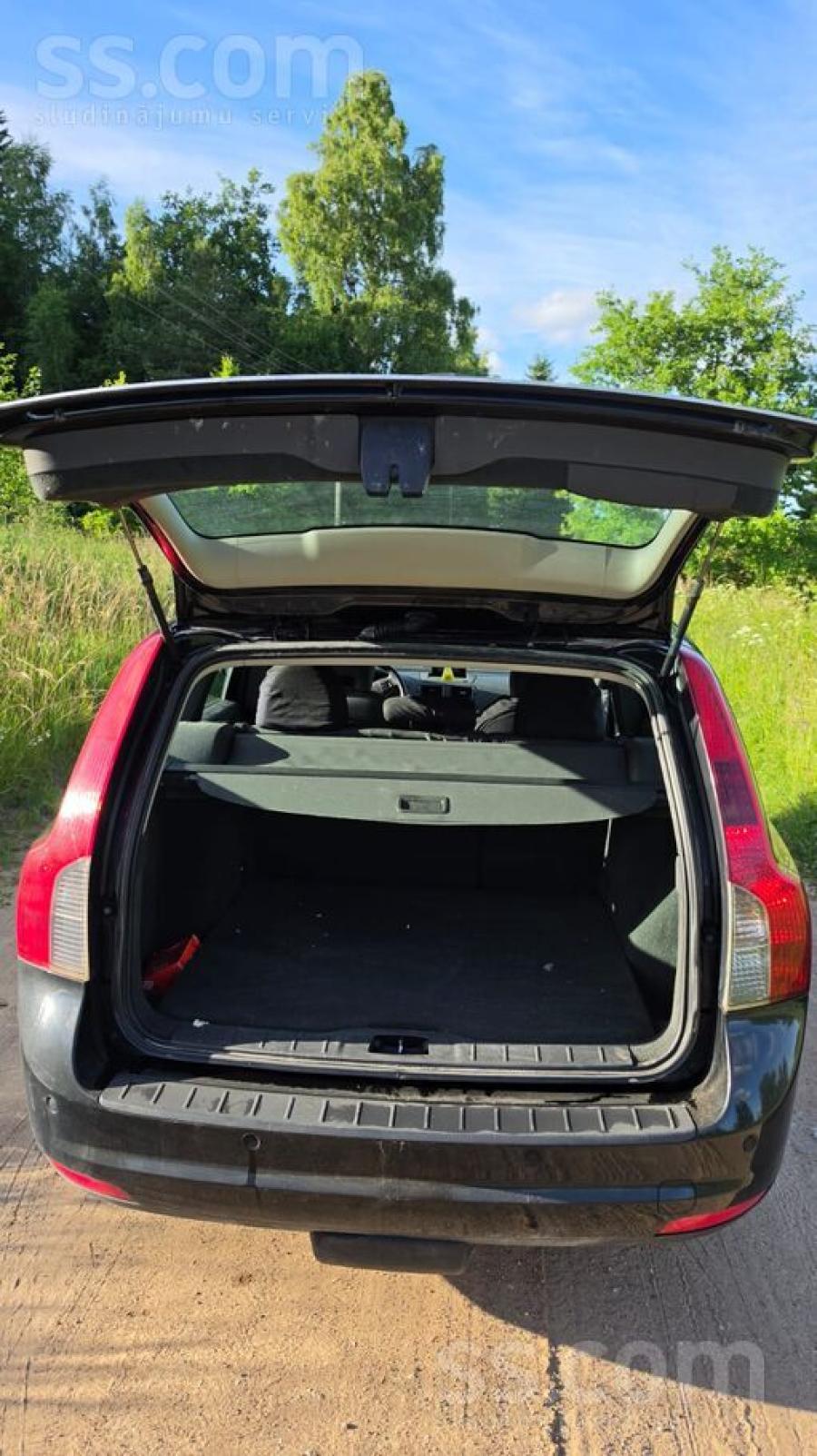Melns Volvo V50 2010 Madona, ar dzinēja tilpumu 1.60 L un nobraukumu 287 tūkst. km par 1990 €, foto 4 vietnē AUTOMOTO.COM.LV