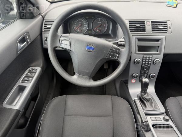 Melns Volvo V50 2010 Rīga, ar dzinēja tilpumu 1.60 L un nobraukumu 196 tūkst. km par 2780 €, foto 8 vietnē AUTOMOTO.COM.LV
