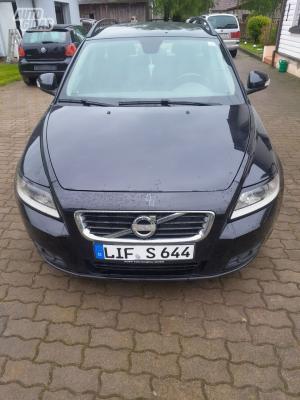 Melns Volvo V50 2010 Kupiškis, ar dzinēja tilpumu 1.60 L un nobraukumu 245 tūkst. km par 1850 €, foto  vietnē AUTOMOTO.COM.LV