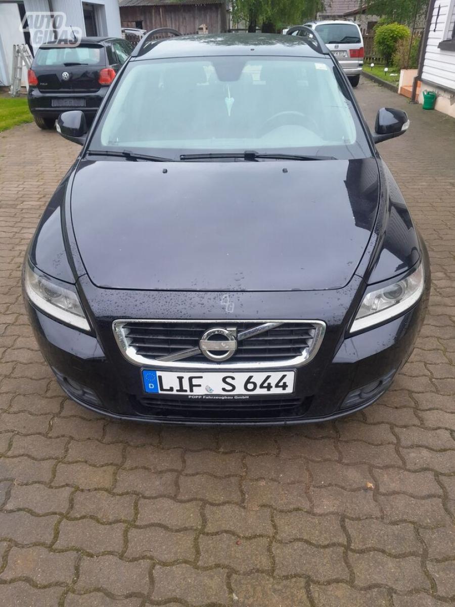 Melns Volvo V50 2010 Kupiškis, ar dzinēja tilpumu 1.60 L un nobraukumu 245 tūkst. km par 1850 €, foto 1 vietnē AUTOMOTO.COM.LV