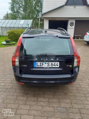 Melns Volvo V50 2010 Kupiškis, ar dzinēja tilpumu 1.60 L un nobraukumu 245 tūkst. km par 1850 €, foto 3 vietnē AUTOMOTO.COM.LV