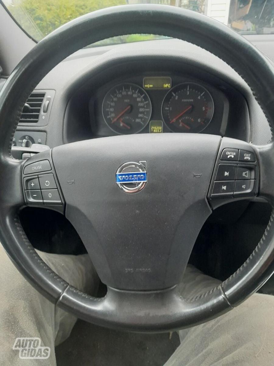 Melns Volvo V50 2010 Kupiškis, ar dzinēja tilpumu 1.60 L un nobraukumu 245 tūkst. km par 1850 €, foto 9 vietnē AUTOMOTO.COM.LV