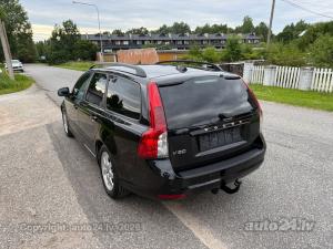 Melns Volvo V50 2010 Tallina, ar dzinēja tilpumu 1.60 L un nobraukumu 219 tūkst. km par 4390 €, foto 3 vietnē AUTOMOTO.COM.LV