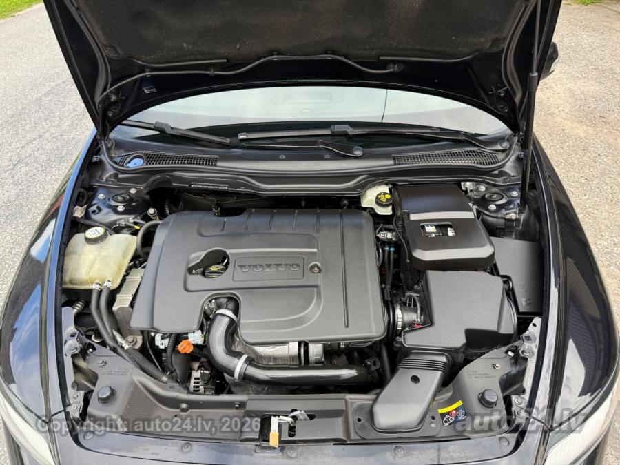 Melns Volvo V50 2010 Tallina, ar dzinēja tilpumu 1.60 L un nobraukumu 219 tūkst. km par 4390 €, foto 4 vietnē AUTOMOTO.COM.LV