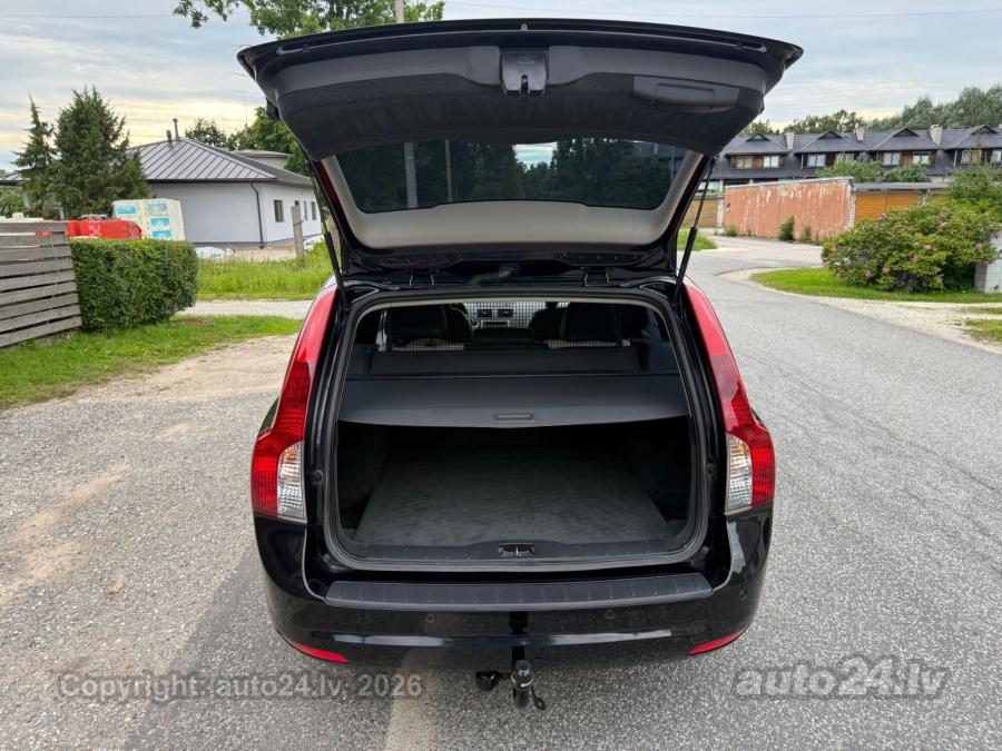 Melns Volvo V50 2010 Tallina, ar dzinēja tilpumu 1.60 L un nobraukumu 219 tūkst. km par 4390 €, foto 11 vietnē AUTOMOTO.COM.LV