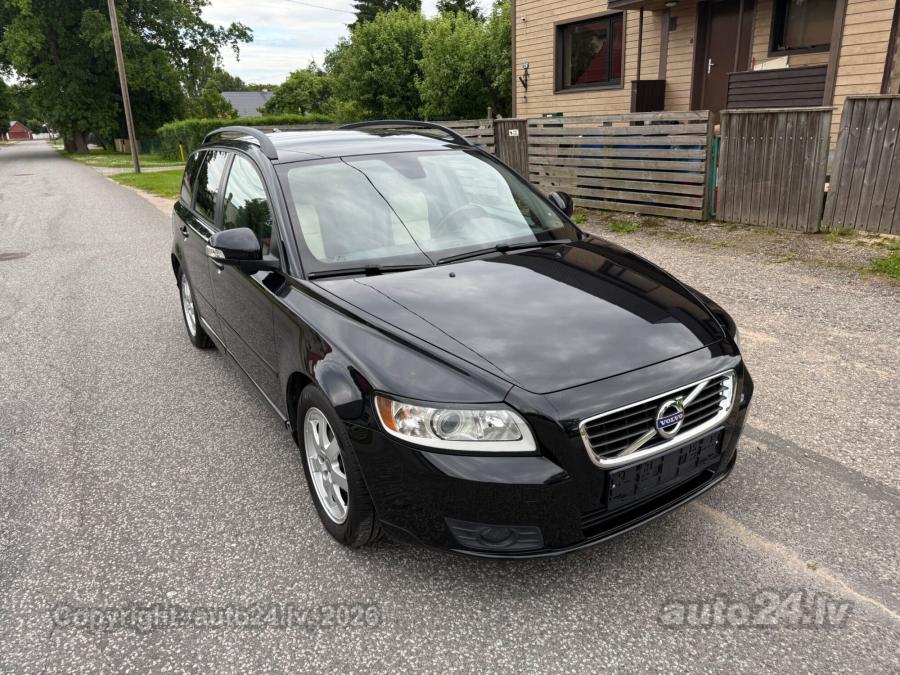 Melns Volvo V50 2010 Tallina, ar dzinēja tilpumu 1.60 L un nobraukumu 219 tūkst. km par 4390 €, foto 12 vietnē AUTOMOTO.COM.LV