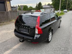 Melns Volvo V50 2010 Tallina, ar dzinēja tilpumu 1.60 L un nobraukumu 219 tūkst. km par 4390 €, foto 13 vietnē AUTOMOTO.COM.LV