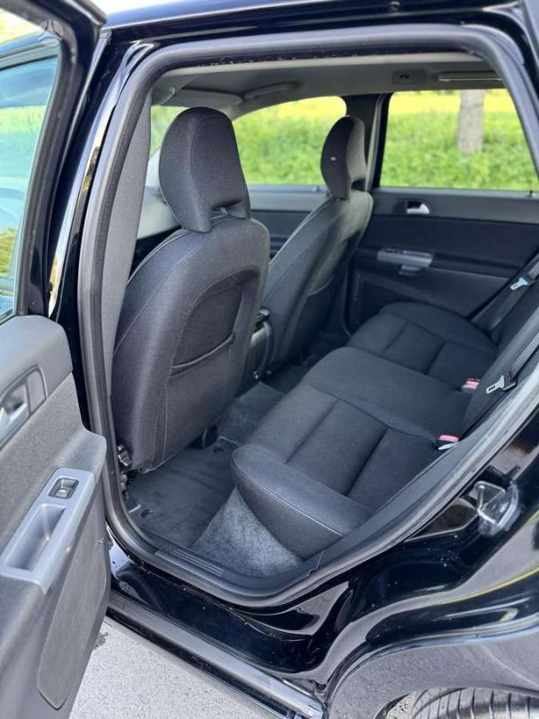 Melns Volvo V50 2010 Marijampole, ar dzinēja tilpumu 2.40 L un nobraukumu 310 tūkst. km par 3450 €, foto 9 vietnē AUTOMOTO.COM.LV