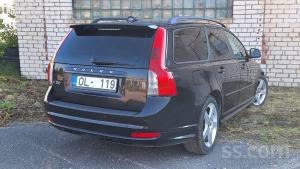Melns Volvo V50 2010 Bauska, ar dzinēja tilpumu 2.00 L un nobraukumu 348 tūkst. km par 2900 €, foto 4 vietnē AUTOMOTO.COM.LV
