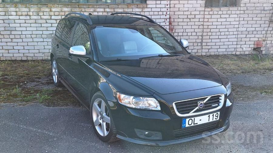 Melns Volvo V50 2010 Bauska, ar dzinēja tilpumu 2.00 L un nobraukumu 348 tūkst. km par 2900 €, foto 8 vietnē AUTOMOTO.COM.LV
