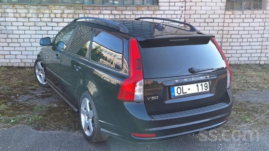 Melns Volvo V50 2010 Bauska, ar dzinēja tilpumu 2.00 L un nobraukumu 348 tūkst. km par 2900 €, foto 10 vietnē AUTOMOTO.COM.LV