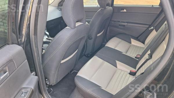 Melns Volvo V50 2010 Bauska, ar dzinēja tilpumu 2.00 L un nobraukumu 348 tūkst. km par 2900 €, foto 10 vietnē AUTOMOTO.COM.LV
