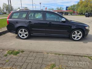 Melns Volvo V50 2010 Rīga, ar dzinēja tilpumu 2.00 L un nobraukumu 323 tūkst. km par 3900 €, foto 5 vietnē AUTOMOTO.COM.LV