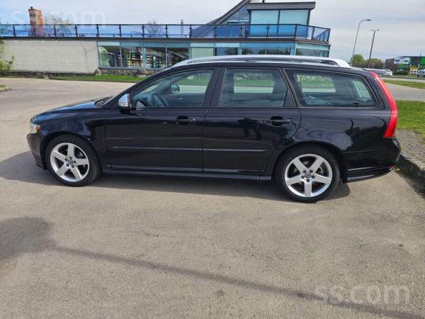 Melns Volvo V50 2010 Rīga, ar dzinēja tilpumu 2.00 L un nobraukumu 323 tūkst. km par 3900 €, foto 6 vietnē AUTOMOTO.COM.LV