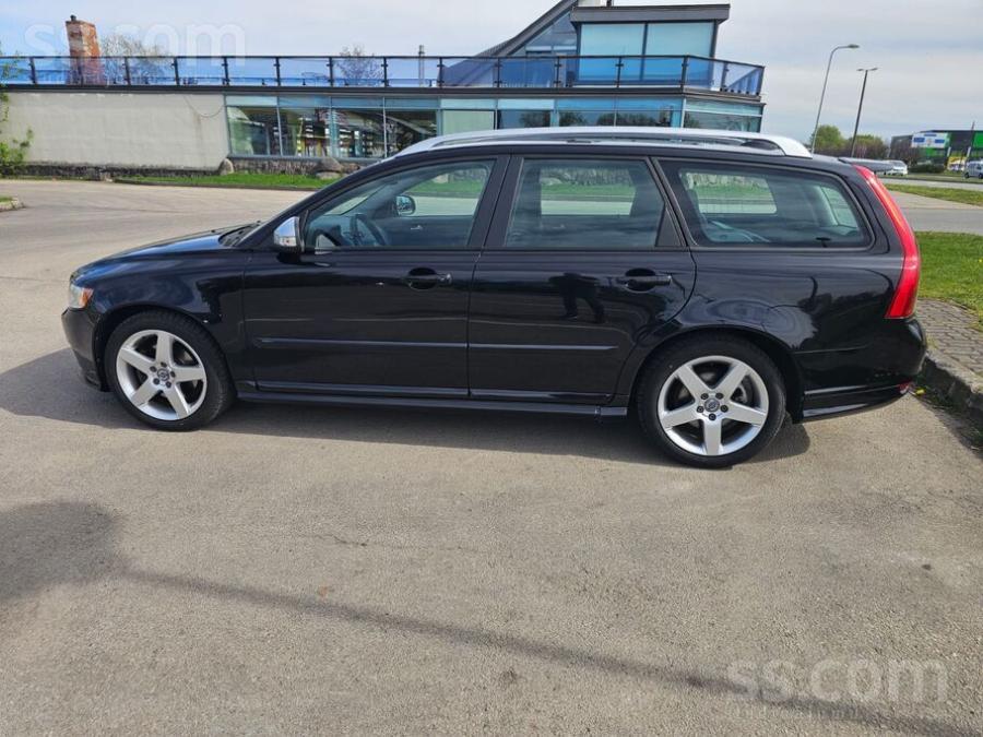 Melns Volvo V50 2010 Rīga, ar dzinēja tilpumu 2.00 L un nobraukumu 323 tūkst. km par 3900 €, foto 7 vietnē AUTOMOTO.COM.LV