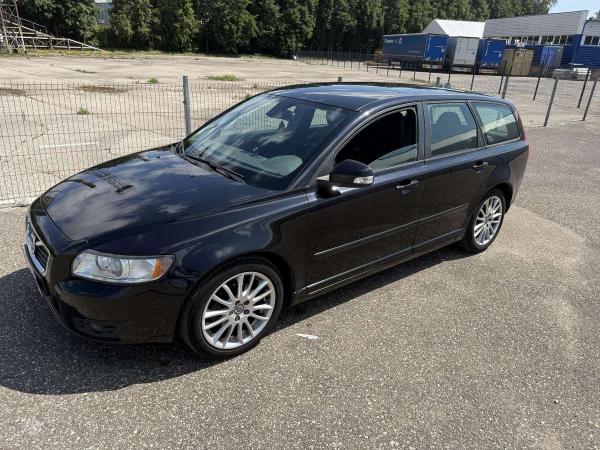 Black Volvo V50 2010 in Kaunas, with an engine capacity of 1.56 L and mileage of 249 thousand km for 2899 €, photo 3 on AUTOMOTO.COM.LV