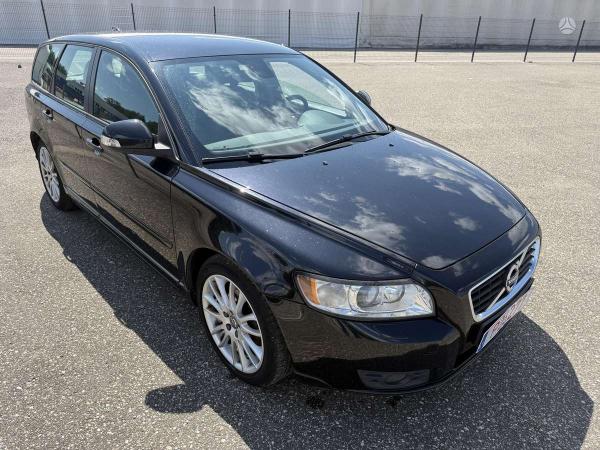 Black Volvo V50 2010 in Kaunas, with an engine capacity of 1.56 L and mileage of 249 thousand km for 2899 €, photo 6 on AUTOMOTO.COM.LV