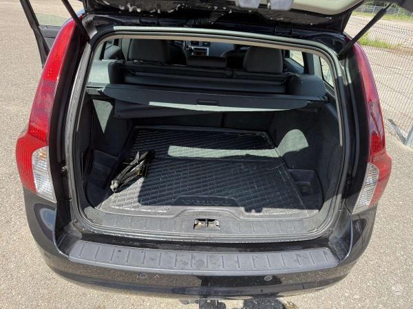 Black Volvo V50 2010 in Kaunas, with an engine capacity of 1.56 L and mileage of 249 thousand km for 2899 €, photo 10 on AUTOMOTO.COM.LV