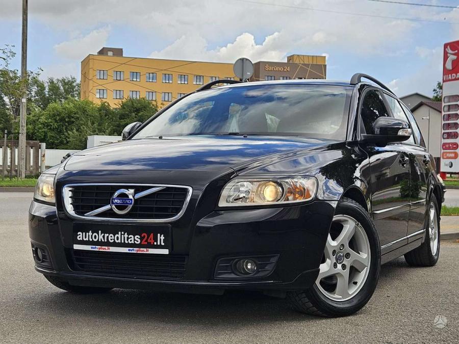 Melns Volvo V50 2010 Šauļi, ar dzinēja tilpumu 1.56 L un nobraukumu 207 tūkst. km par 3550 €, foto 1 vietnē AUTOMOTO.COM.LV