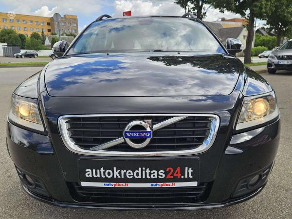 Black Volvo V50 2010 in Siauliai, with an engine capacity of 1.56 L and mileage of 207 thousand km for 3550 €, photo 2 on AUTOMOTO.COM.LV