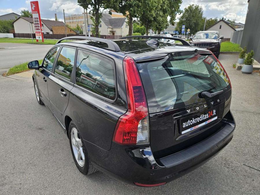 Melns Volvo V50 2010 Šauļi, ar dzinēja tilpumu 1.56 L un nobraukumu 207 tūkst. km par 3550 €, foto 8 vietnē AUTOMOTO.COM.LV