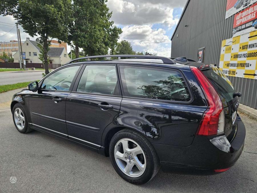 Melns Volvo V50 2010 Šauļi, ar dzinēja tilpumu 1.56 L un nobraukumu 207 tūkst. km par 3550 €, foto 9 vietnē AUTOMOTO.COM.LV