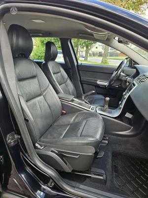 Melns Volvo V50 2010 Šauļi, ar dzinēja tilpumu 1.56 L un nobraukumu 207 tūkst. km par 3550 €, foto 17 vietnē AUTOMOTO.COM.LV