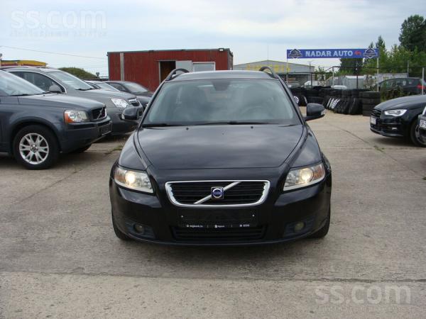 Melns Volvo V50 2010 Rīga, ar dzinēja tilpumu 1.60 L un nobraukumu 0 tūkst. km par 3490 €, foto 2 vietnē AUTOMOTO.COM.LV