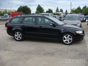 Melns Volvo V50 2010 Rīga, ar dzinēja tilpumu 1.60 L un nobraukumu 0 tūkst. km par 3490 €, foto 5 vietnē AUTOMOTO.COM.LV