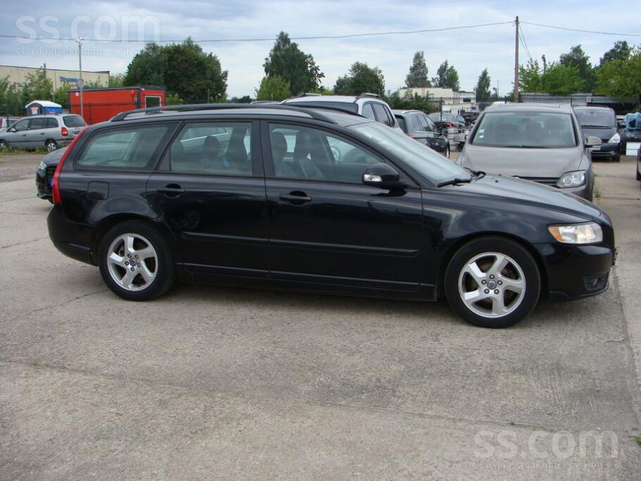 Melns Volvo V50 2010 Rīga, ar dzinēja tilpumu 1.60 L un nobraukumu 0 tūkst. km par 3490 €, foto 5 vietnē AUTOMOTO.COM.LV