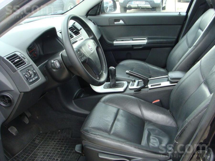 Melns Volvo V50 2010 Rīga, ar dzinēja tilpumu 1.60 L un nobraukumu 0 tūkst. km par 3490 €, foto 12 vietnē AUTOMOTO.COM.LV