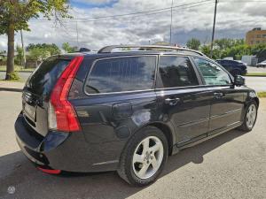 Black Volvo V50 2010 in Siauliai, with an engine capacity of 1.56 L and mileage of 207 thousand km for 3750 €, photo 6 on AUTOMOTO.COM.LV