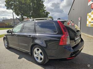 Black Volvo V50 2010 in Siauliai, with an engine capacity of 1.56 L and mileage of 207 thousand km for 3750 €, photo 9 on AUTOMOTO.COM.LV