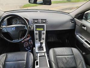 Black Volvo V50 2010 in Siauliai, with an engine capacity of 1.56 L and mileage of 207 thousand km for 3750 €, photo 13 on AUTOMOTO.COM.LV