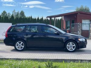 Melns Volvo V50 2010 Cēsis, ar dzinēja tilpumu 2.00 L un nobraukumu 246 tūkst. km par 5500 €, foto 7 vietnē AUTOMOTO.COM.LV