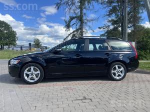 Melns Volvo V50 2010 Cēsis, ar dzinēja tilpumu 2.00 L un nobraukumu 246 tūkst. km par 5500 €, foto 8 vietnē AUTOMOTO.COM.LV