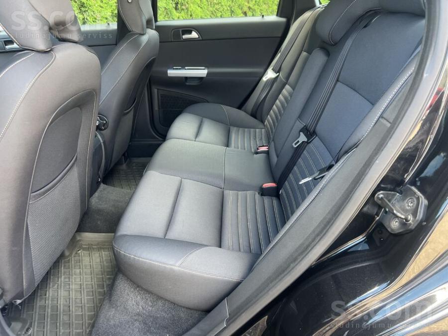 Melns Volvo V50 2010 Cēsis, ar dzinēja tilpumu 2.00 L un nobraukumu 246 tūkst. km par 5500 €, foto 14 vietnē AUTOMOTO.COM.LV