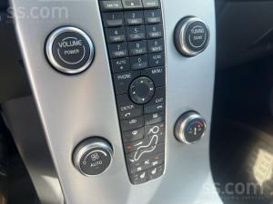 Melns Volvo V50 2010 Cēsis, ar dzinēja tilpumu 2.00 L un nobraukumu 246 tūkst. km par 5500 €, foto 17 vietnē AUTOMOTO.COM.LV