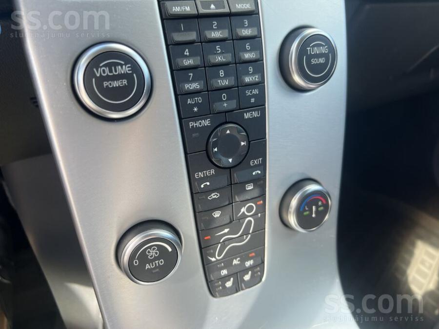 Melns Volvo V50 2010 Cēsis, ar dzinēja tilpumu 2.00 L un nobraukumu 246 tūkst. km par 5500 €, foto 17 vietnē AUTOMOTO.COM.LV