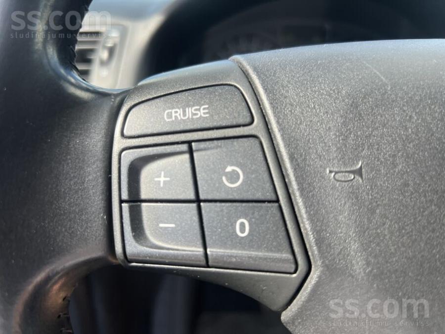 Melns Volvo V50 2010 Cēsis, ar dzinēja tilpumu 2.00 L un nobraukumu 246 tūkst. km par 5500 €, foto 20 vietnē AUTOMOTO.COM.LV