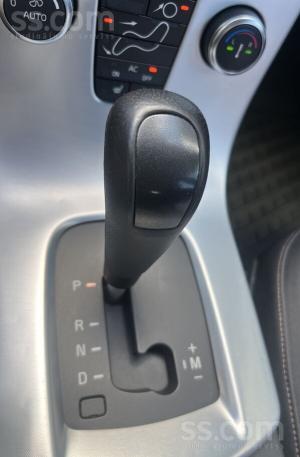 Melns Volvo V50 2010 Cēsis, ar dzinēja tilpumu 2.00 L un nobraukumu 246 tūkst. km par 5500 €, foto 22 vietnē AUTOMOTO.COM.LV