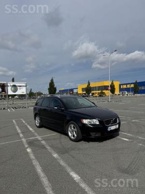 Черный Вольво В50 2010 в Рига, объемом двигателя 1.60 л и пробегом 238 тыс. км за 3650 €, фото 7 на AUTOMOTO.COM.LV
