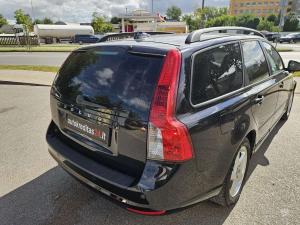 Melns Volvo V50 2010 Šauļi, ar dzinēja tilpumu 1.56 L un nobraukumu 207 tūkst. km par 3750 €, foto 5 vietnē AUTOMOTO.COM.LV