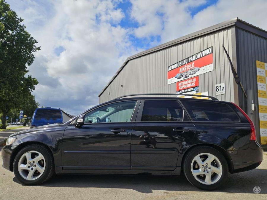 Melns Volvo V50 2010 Šauļi, ar dzinēja tilpumu 1.56 L un nobraukumu 207 tūkst. km par 3750 €, foto 10 vietnē AUTOMOTO.COM.LV