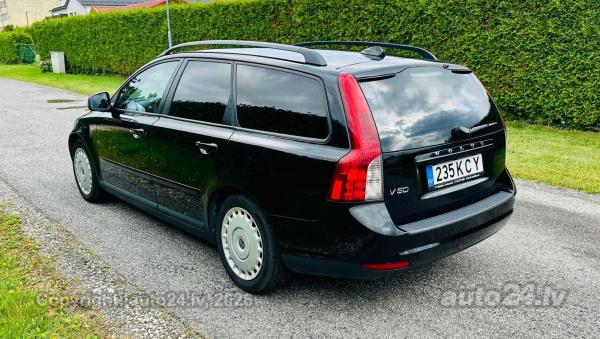 Melns Volvo V50 2010 Tallina, ar dzinēja tilpumu 1.60 L un nobraukumu 295 tūkst. km par 3990 €, foto 4 vietnē AUTOMOTO.COM.LV