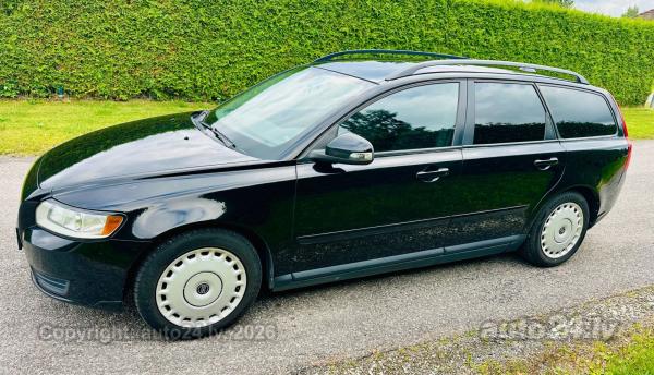 Melns Volvo V50 2010 Tallina, ar dzinēja tilpumu 1.60 L un nobraukumu 295 tūkst. km par 3990 €, foto 7 vietnē AUTOMOTO.COM.LV