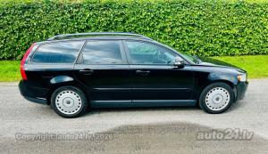 Black Volvo V50 2010 in Tallinn, with an engine capacity of 1.60 L and mileage of 295 thousand km for 3990 €, photo 7 on AUTOMOTO.COM.LV