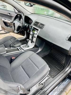 Black Volvo V50 2010 in Tallinn, with an engine capacity of 1.60 L and mileage of 295 thousand km for 3990 €, photo 15 on AUTOMOTO.COM.LV