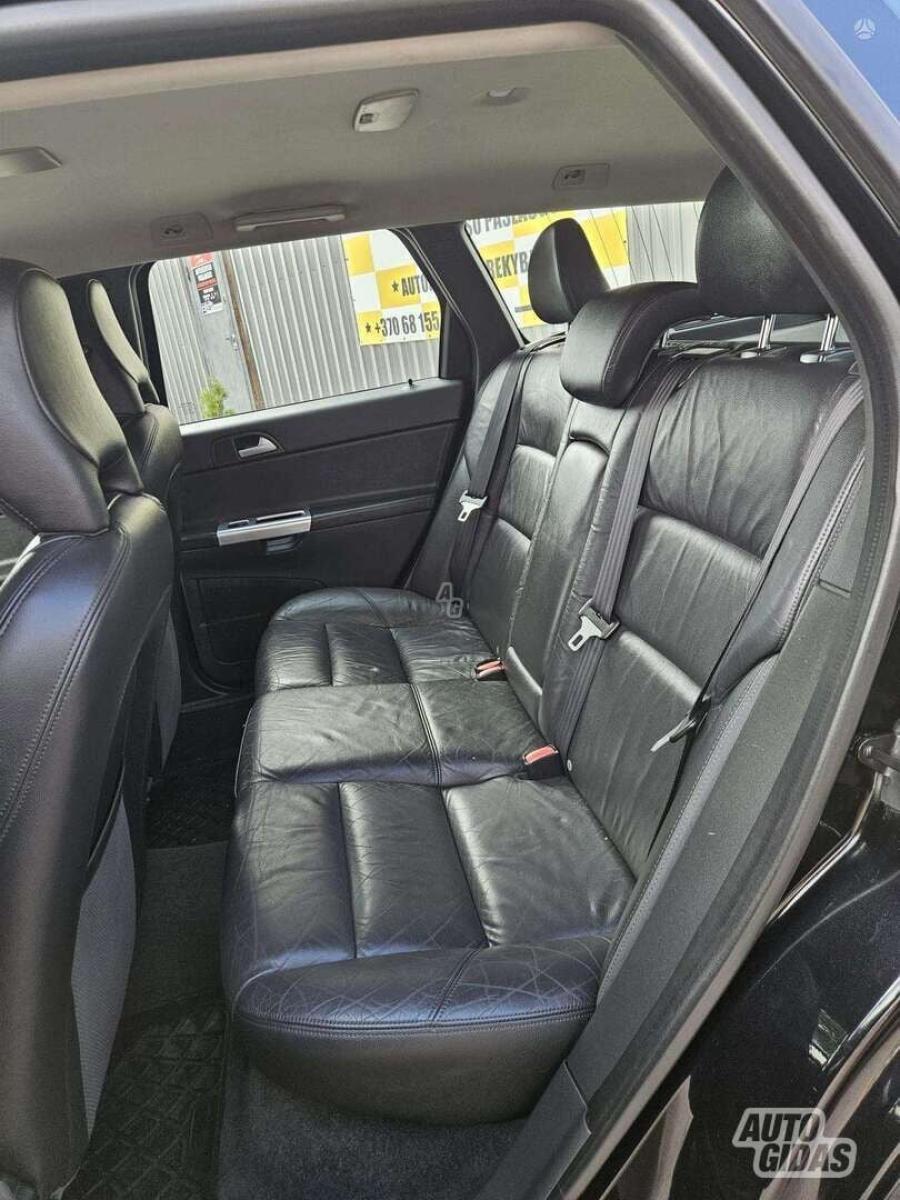 Black Volvo V50 2010 in Siauliai, with an engine capacity of 1.60 L and mileage of 207 thousand km for 3600 €, photo 15 on AUTOMOTO.COM.LV